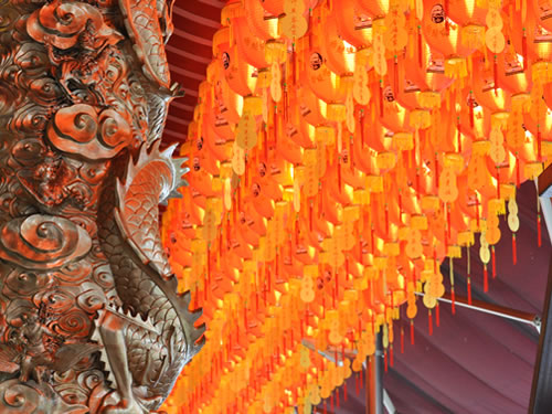 Lamp offering – San Qing Gong